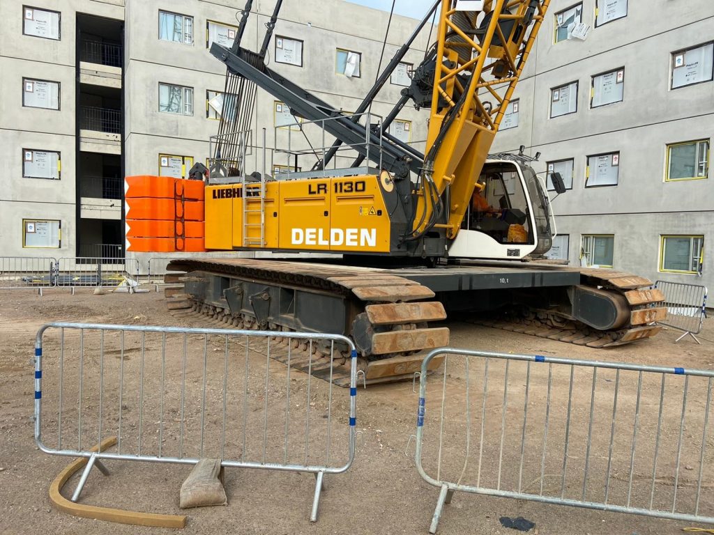 Liebherr LR1130 130t Crawler Crane for sale - Delden Cranes